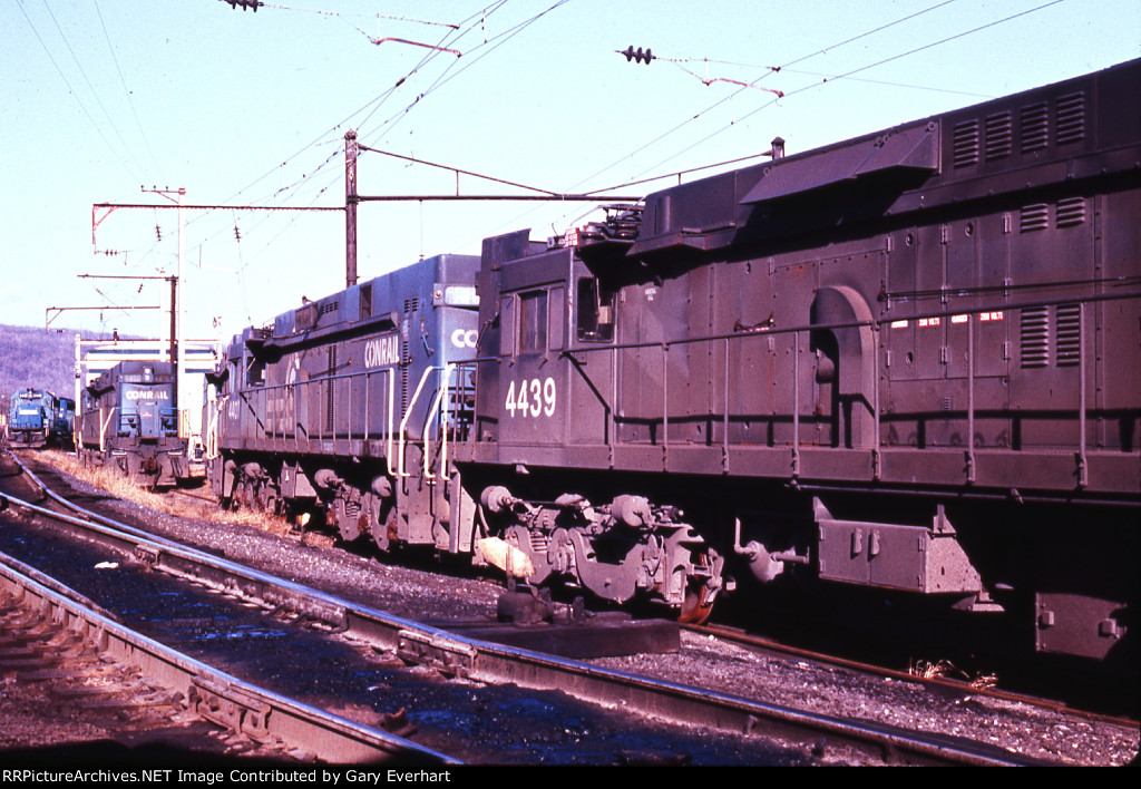 CR E44 #4439 - Conrail